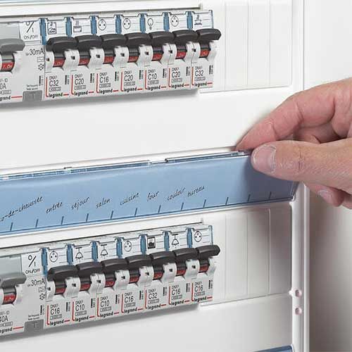 Tableau électrique LEGRAND 3 rangées 18 modules Drivia - 401223 123elec.com